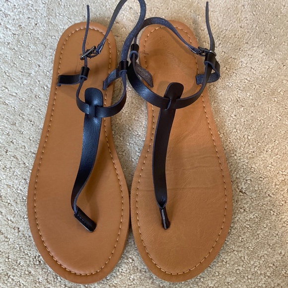 Universal Thread | Shoes | Universal Thread Black Sandals | Poshmark